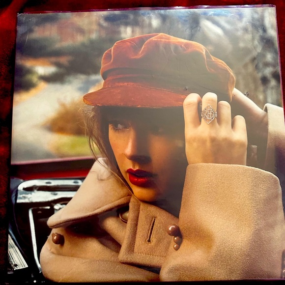 Taylor Swift | Media | Taylor Swift Red Taylors Version Limited Edition ...